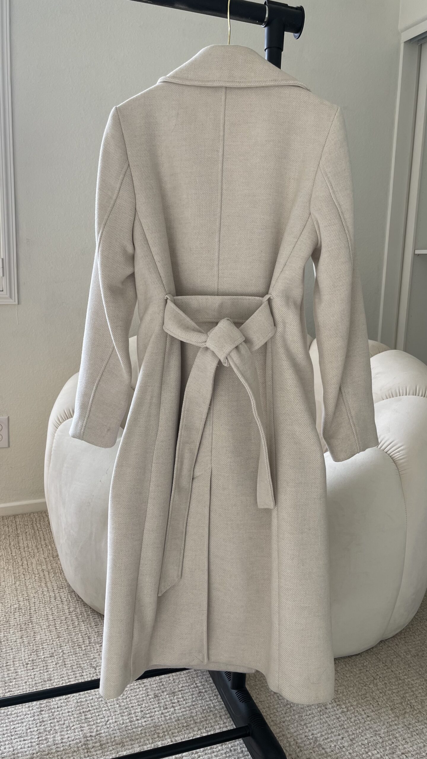 4 Ways to Tie a Belt on a Coat - Tutorial - The Allure Edition